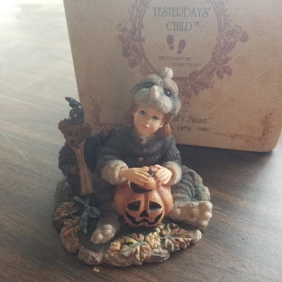 Boyds Bears | Accents | Morgan As Puffasaurus Merlin Carvers Delight ...